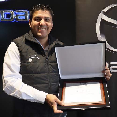 Excelencia Mazda